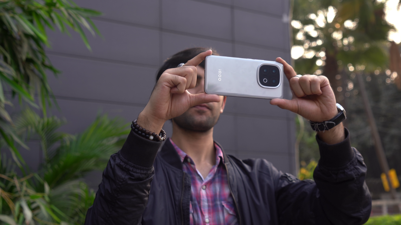 IQ00 13 Review: Specifications, Performance, Camera and Launch Price at ...