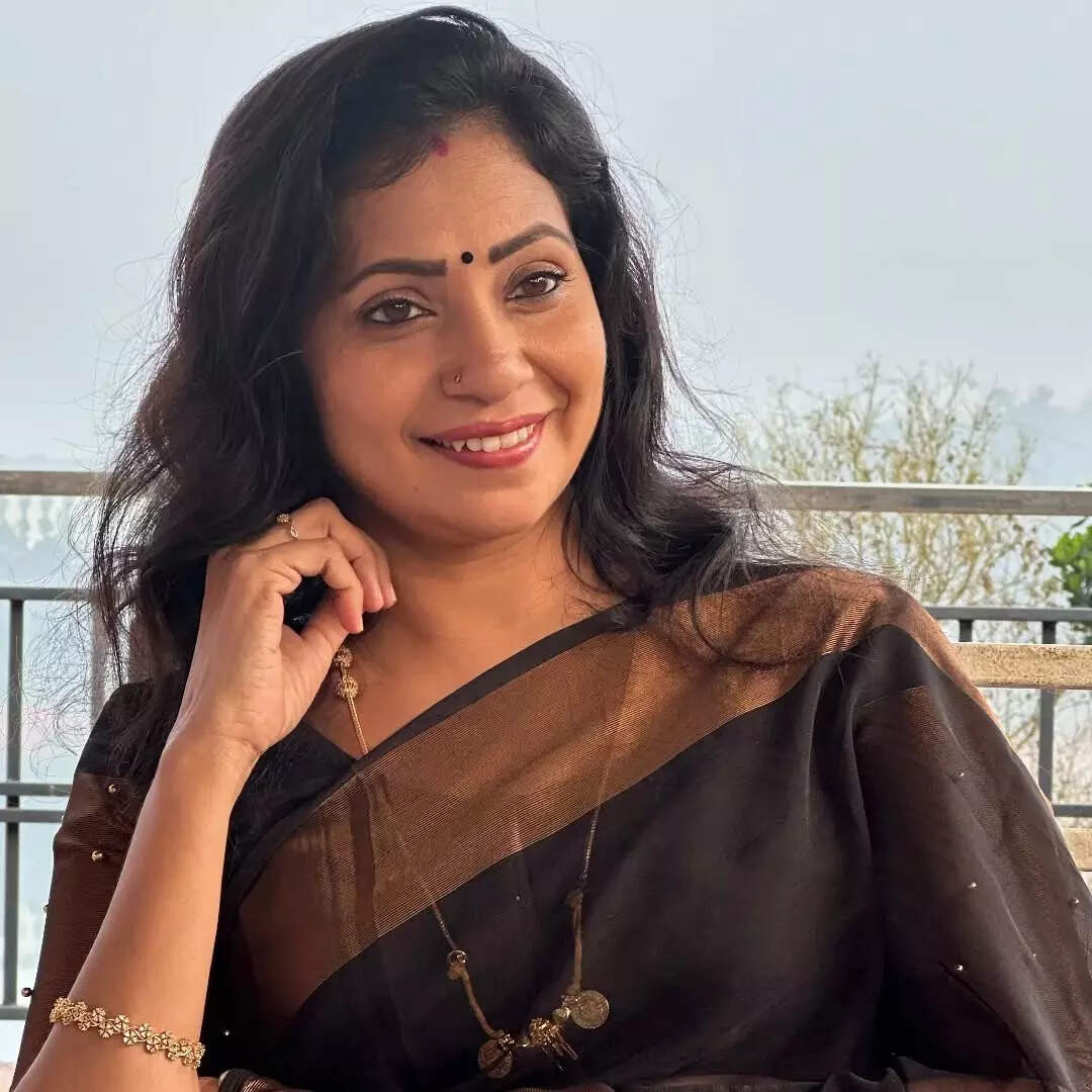 Nethran Wife: நேத்ரனின் காதல் மனைவி நடிகை தீபா யார் தெரியுமா? | Times ...