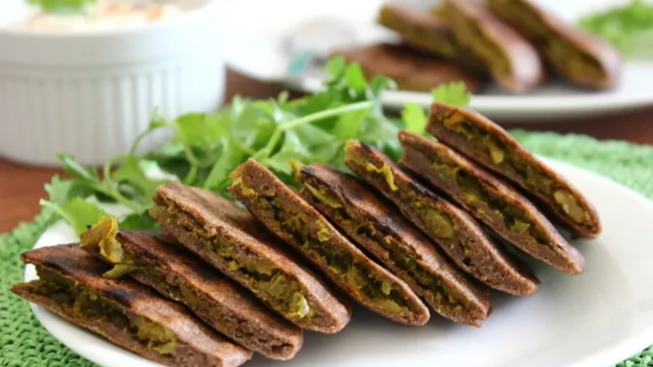 Ragi Egg Paratha Recipe: A Healthy Take On Your Breakfast With Finger ...