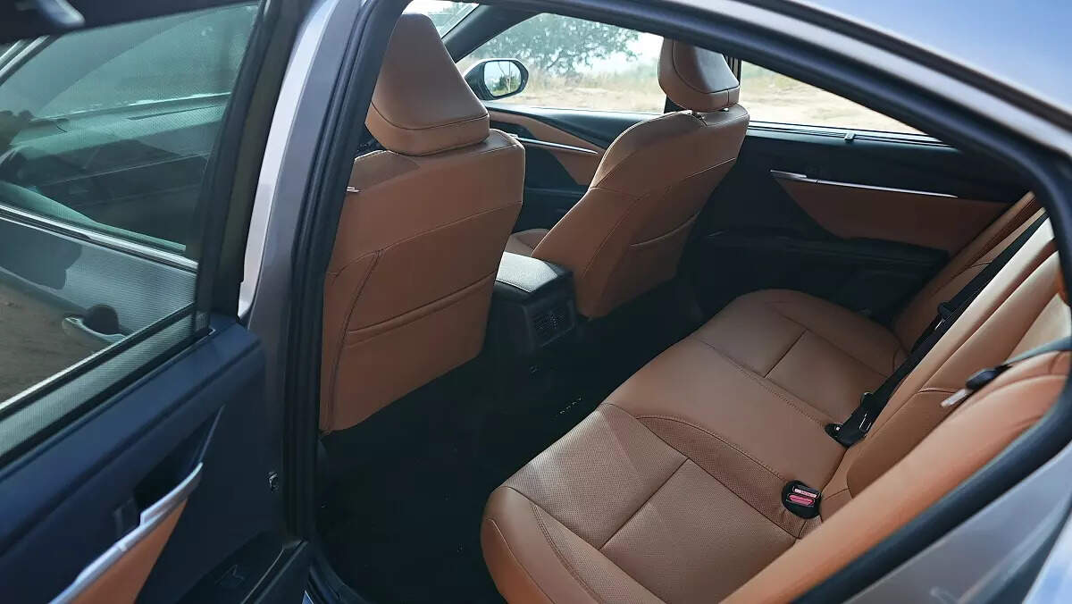 2025 Toyota Camry: First Drive Review – Hybrid Efficiency Meets Premium ...