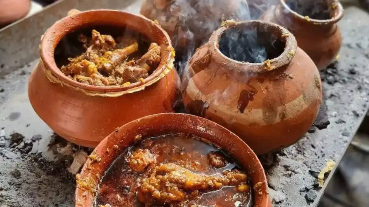 Champaran Mutton With Atta Roti For Bihari-Style Winter Dinner | Times Now