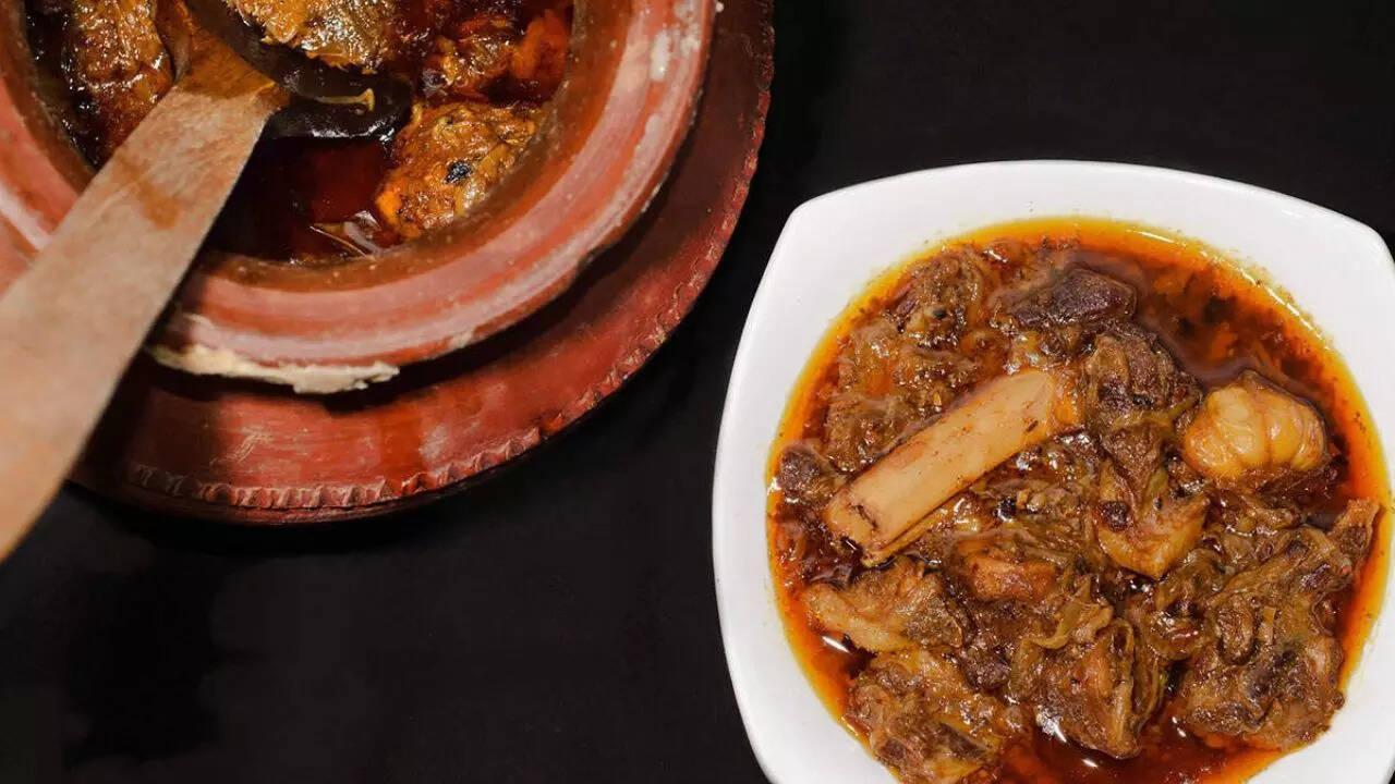 Champaran Mutton With Atta Roti For Bihari-Style Winter Dinner | Times Now