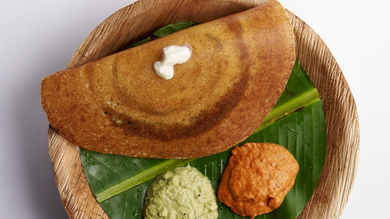 Karnataka-style Benne Dosa With Coconut Chutney, A Buttery South Indian ...