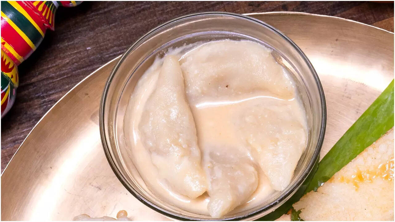 From Nolen Gurer Payesh To Dudh Puli How Bengal Celebrates Winter ...