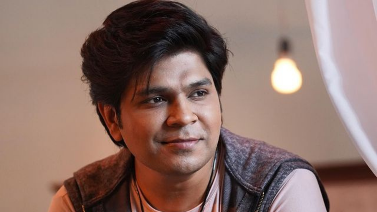 Singer Ankit Tiwari reveals 'pathetic experience' at 5-star hotel in ...