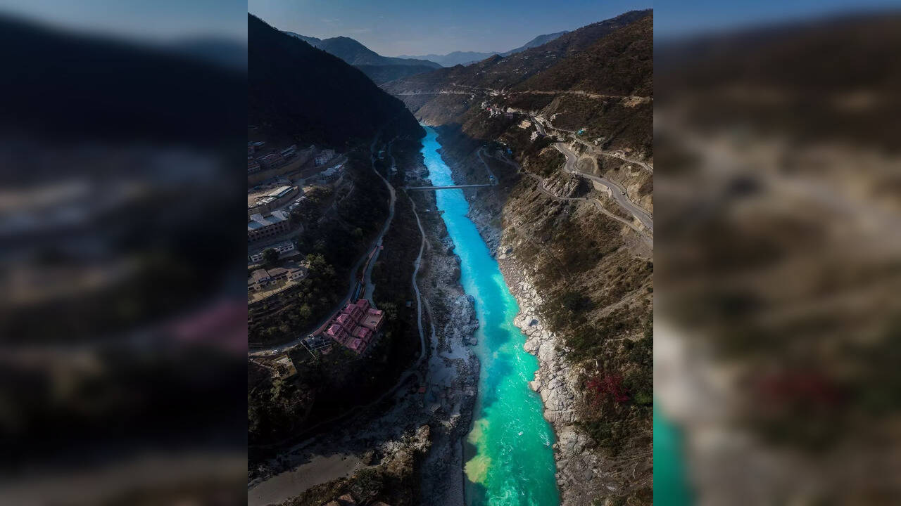 'Flawless' image of Alaknanda river flowing into Bhagirathi river goes ...