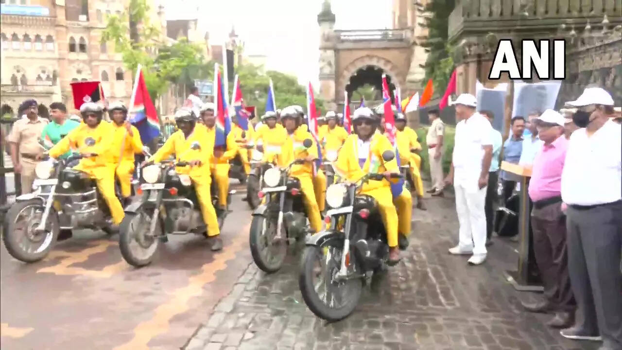 Central Railway flags off motorcycle rally from Mumbai to go to ...