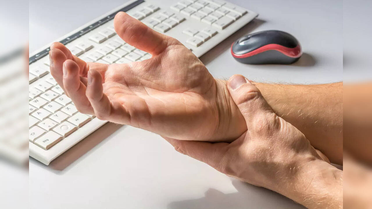 How to prevent wrist pain and damage from excessive use of computer ...