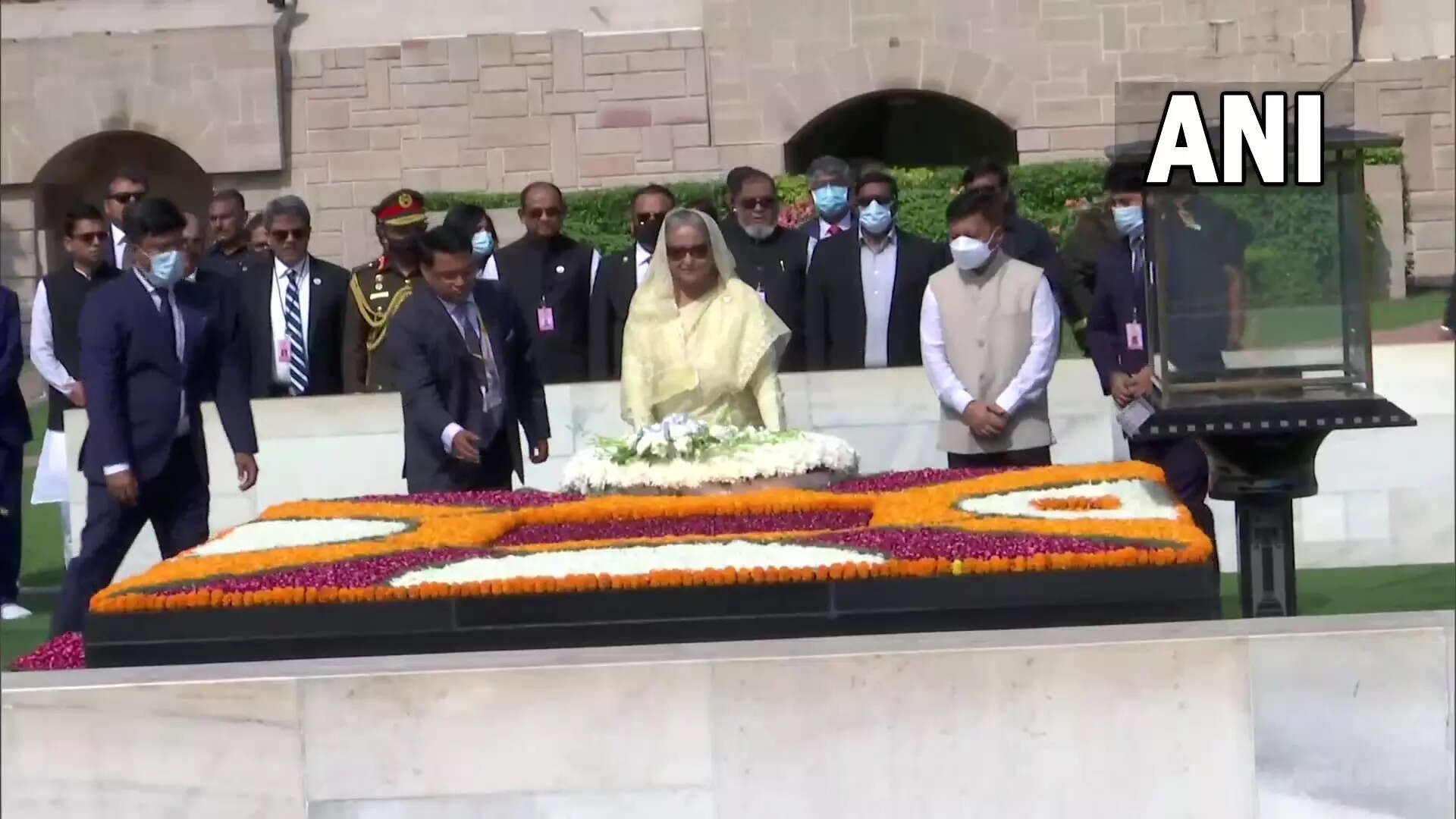 PM Modi holds meeting with Bangladesh's Sheikh Hasina, seven MoUs ...