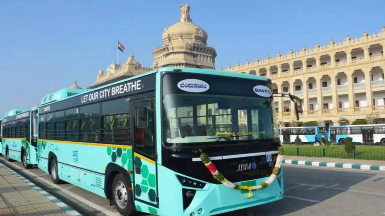 Bengaluru: BMTC's 100 conductor-less mini e-buses to hit Metro feeder ...