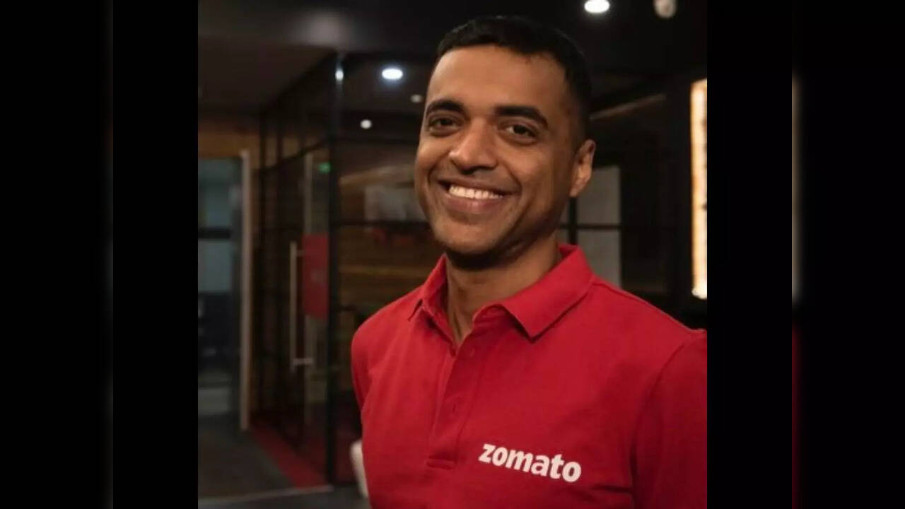 Zomato CEO Deepinder Goyal delivers orders wearing red t-shirt once ...