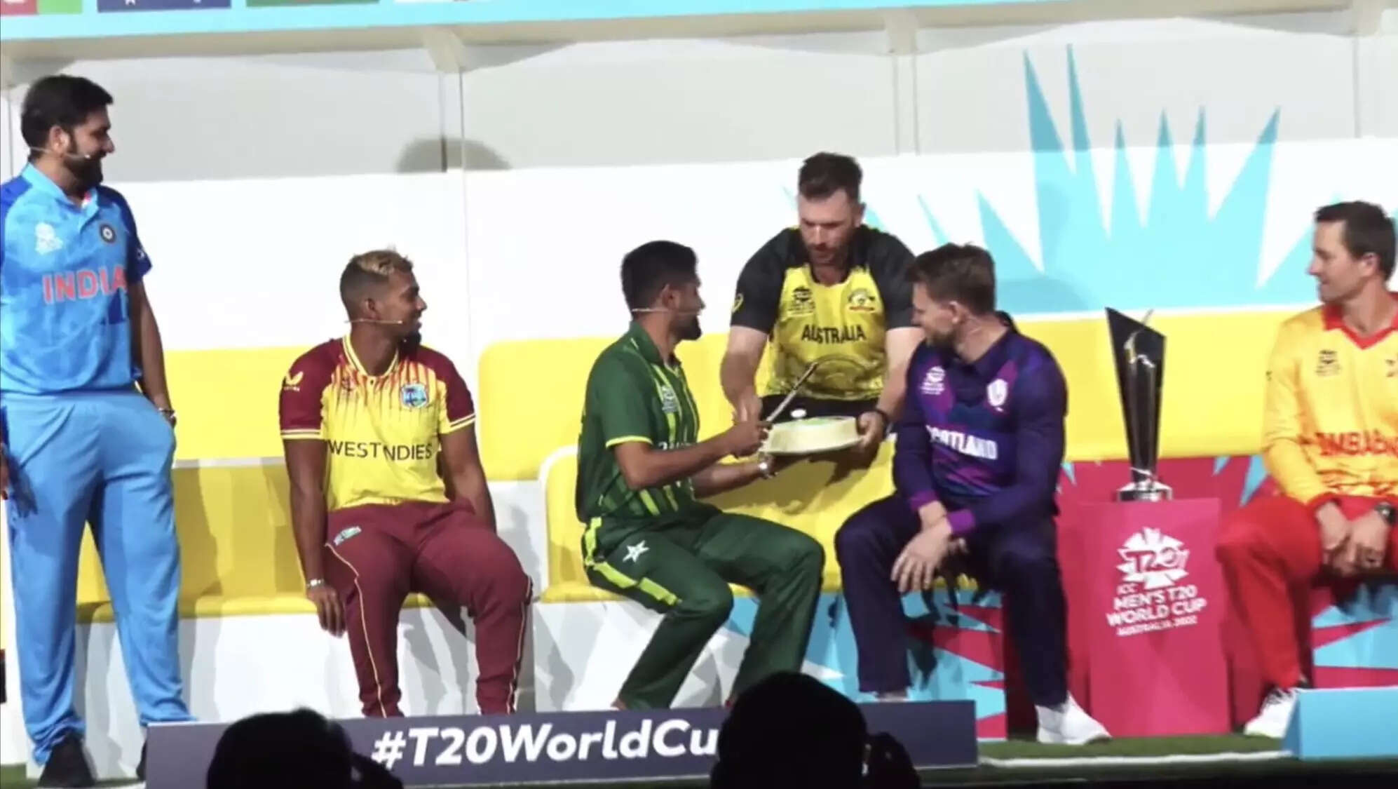 Aaron Finch brings cake as Babar Azam celebrates his birthday alongside ...