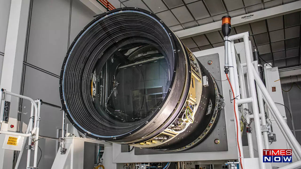 3200 Megapixels 5 Foot Lens This Is The Worlds Largest Digital