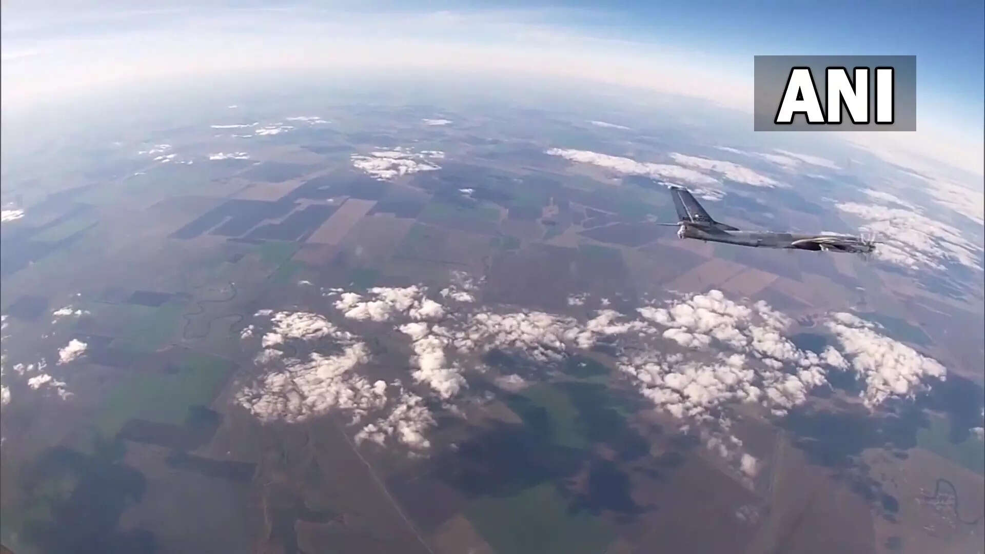 Putin Oversees Russias Retaliatory Nuclear Strike Drills Tu 35