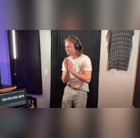 Man claps 1,140 times in a minute to break Guinness World Record—that's ...