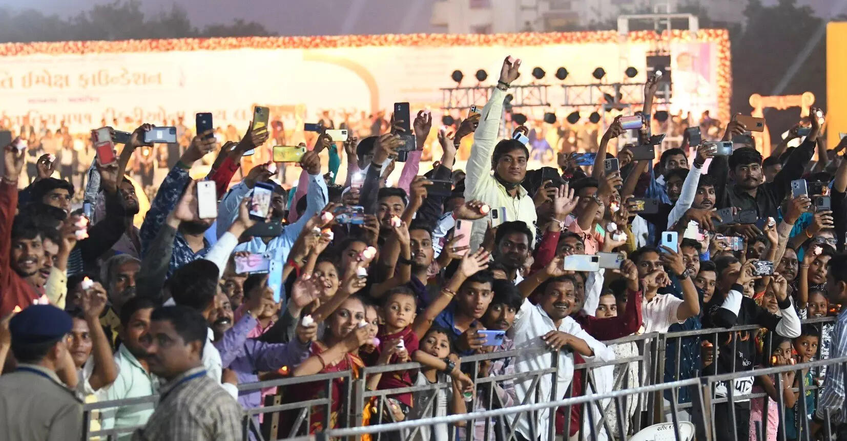 PM Modi attends mass marriage event in Gujarat, blesses couples; newly ...