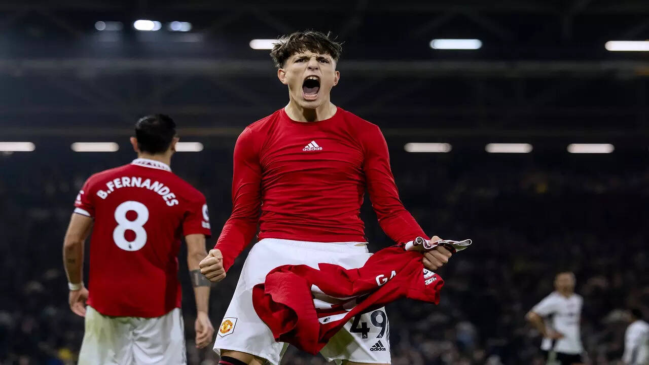 Manchester United seal thrilling Premier League win vs Fulham, as ...