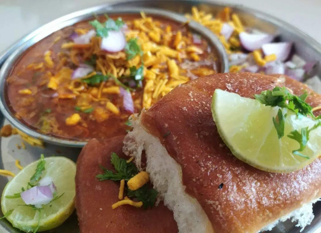 Pune's Misal Pavs! From Puneri to Kolhapuri to Nashik, here's a list of ...