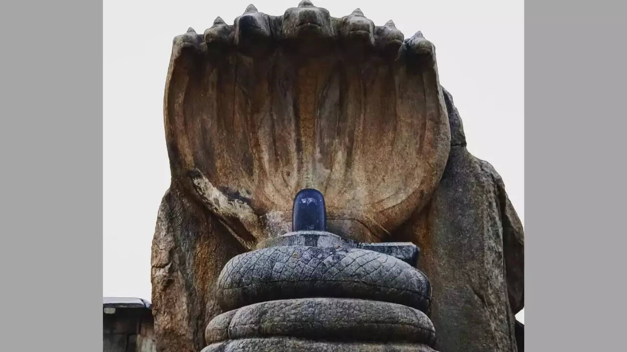 Hanuman ji's giant footprint, hanging pillar and more, why Veerabhadra ...