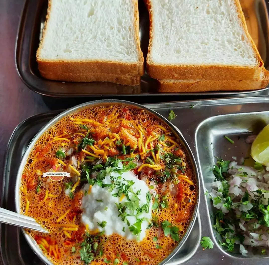 Looking for best misals in Pune? Don't miss these six famous misal pav ...