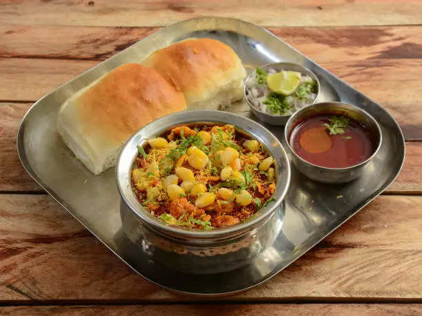 Looking for best misals in Pune? Don't miss these six famous misal pav ...
