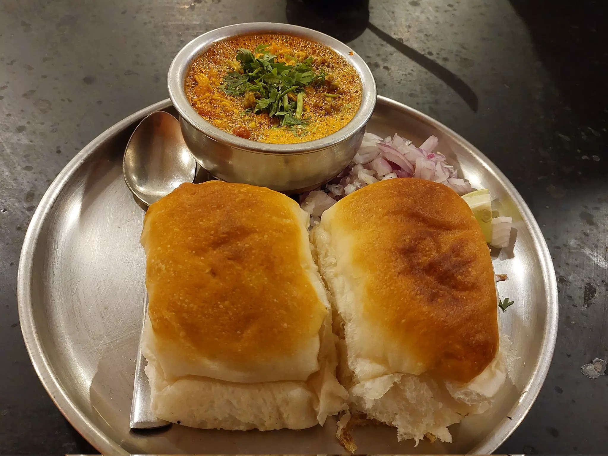 Looking for best misals in Pune? Don't miss these six famous misal pav ...