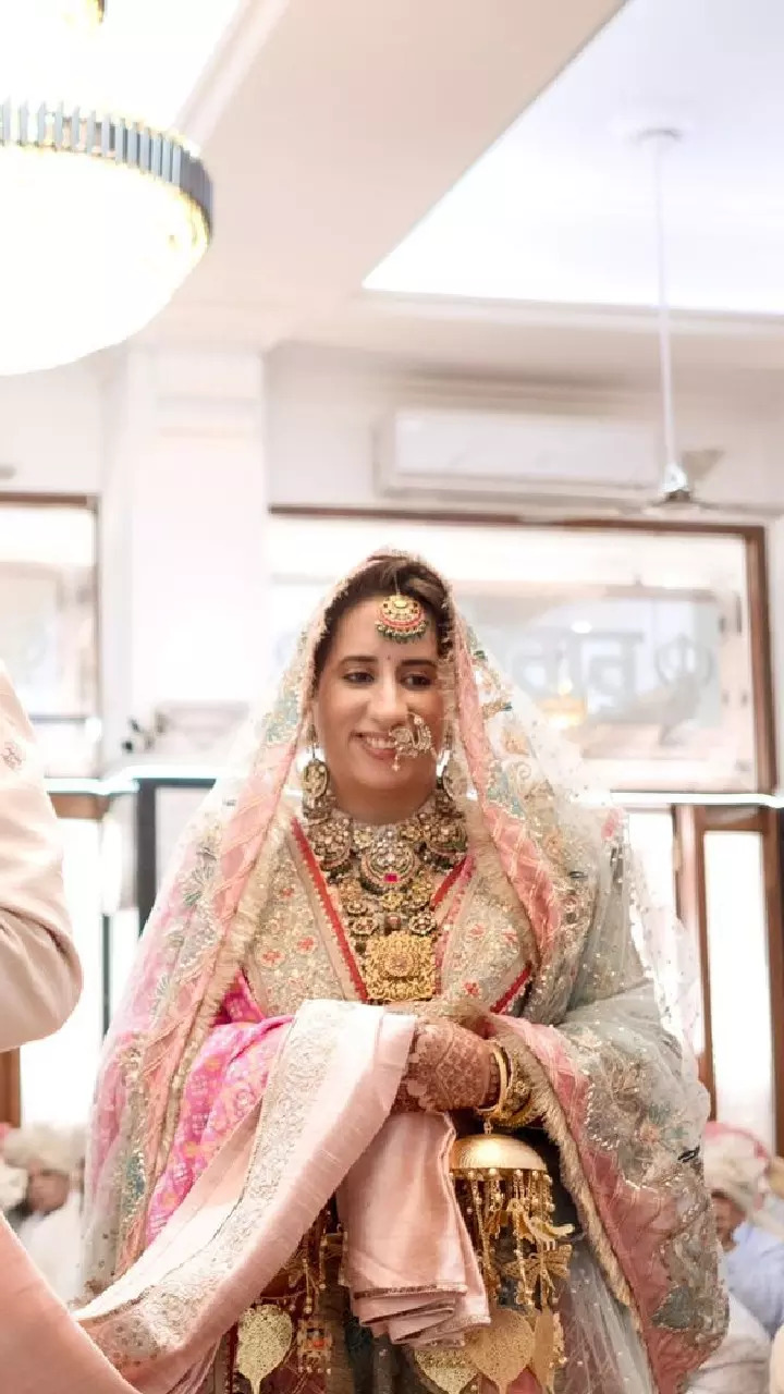Guneet Monga DITCHES traditional red lehenga for her Gurudwara wedding