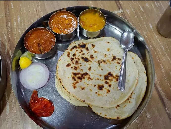 Here are 8 eateries in Mumbai with the best thalis and why you should ...