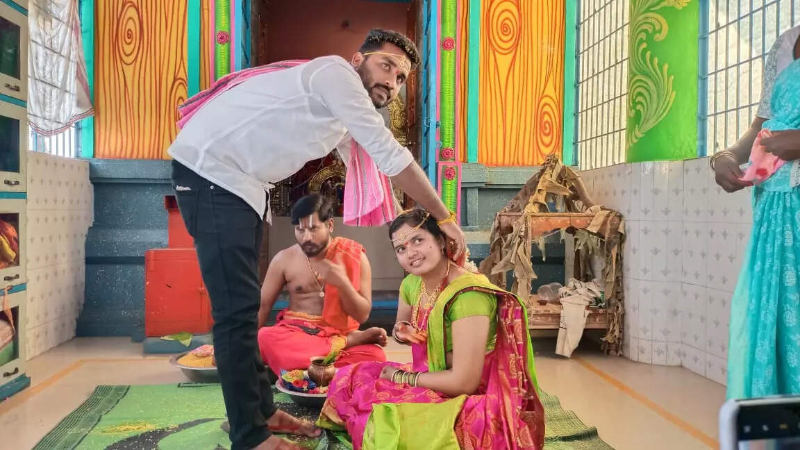 Filmy twist in Telangana kidnapping case: Girl marries accused ...