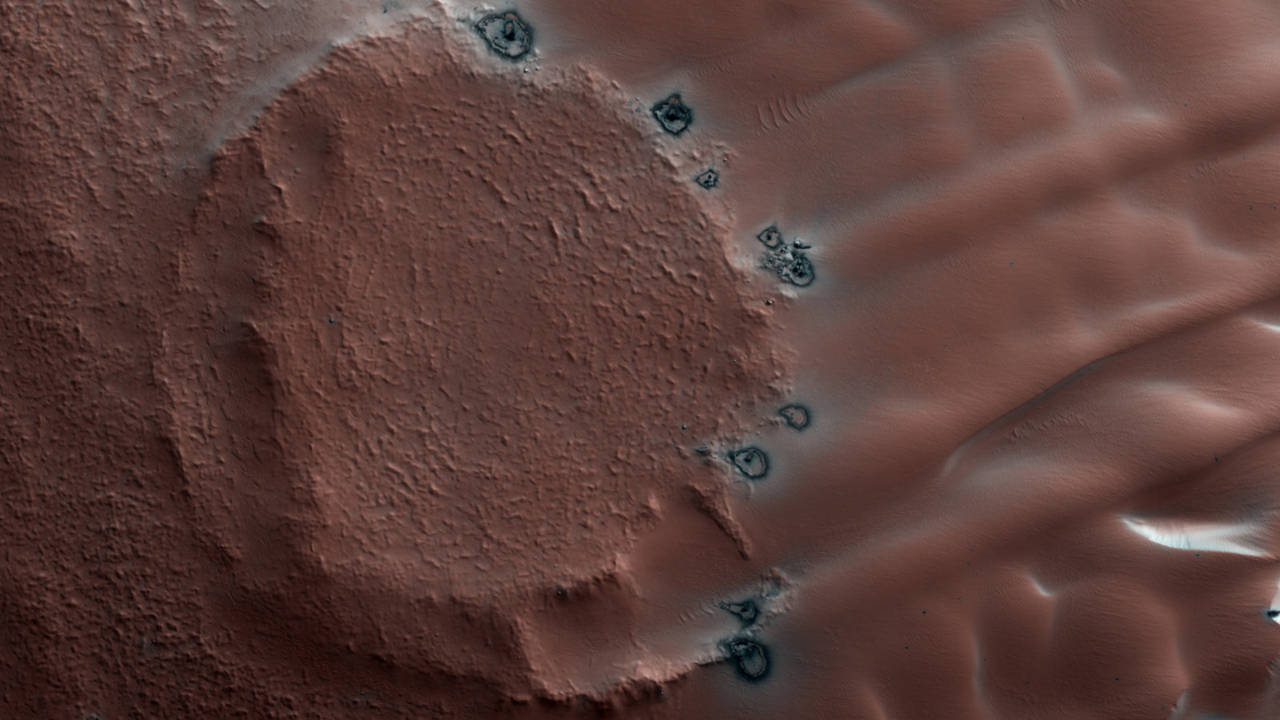 Winter on Mars: Spider-shaped designs, geysers, fans, fried eggs and ...