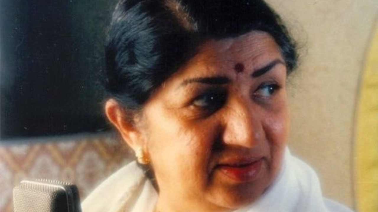 Lata Mangeshkar becomes ONLY Indian on Rolling Stone's 200 Greatest ...