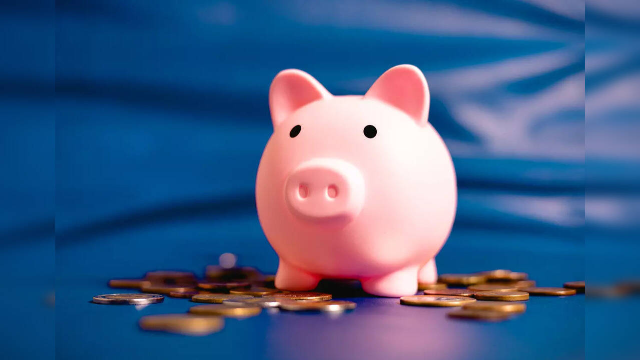 FD Interest Rates Comparison: SBI vs HDFC vs ICICI Bank vs Kotak ...