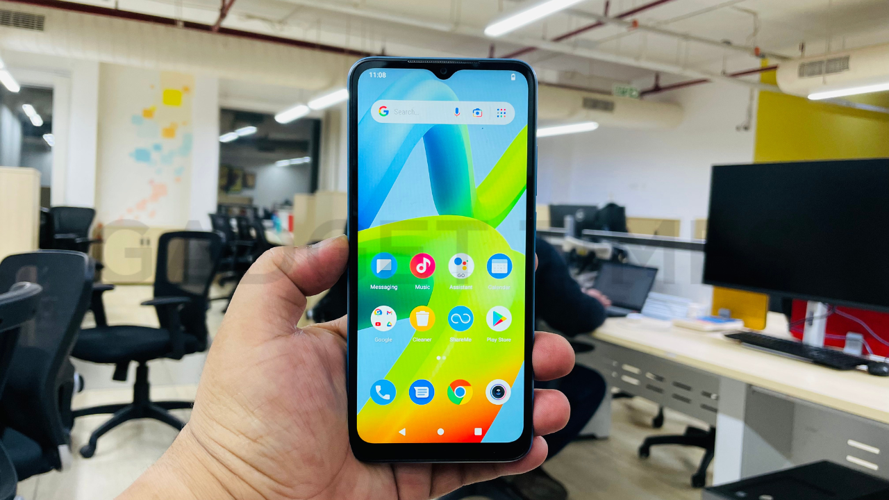 POCO C50 First Impressions: It's here to beat Realme and Samsung ...