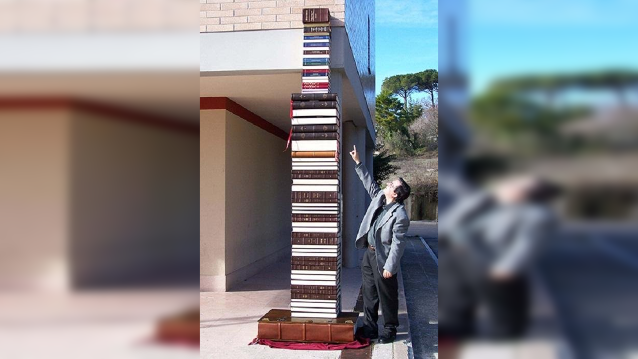 Man uses 'mirror writing' technique to type copies of 81 books backward ...