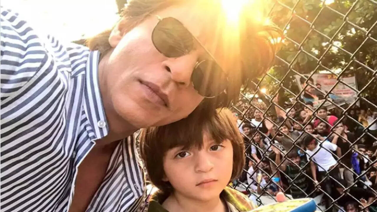 Shah Rukh Khan REVEALS how 'little one' AbRam reacted to Pathaan ...