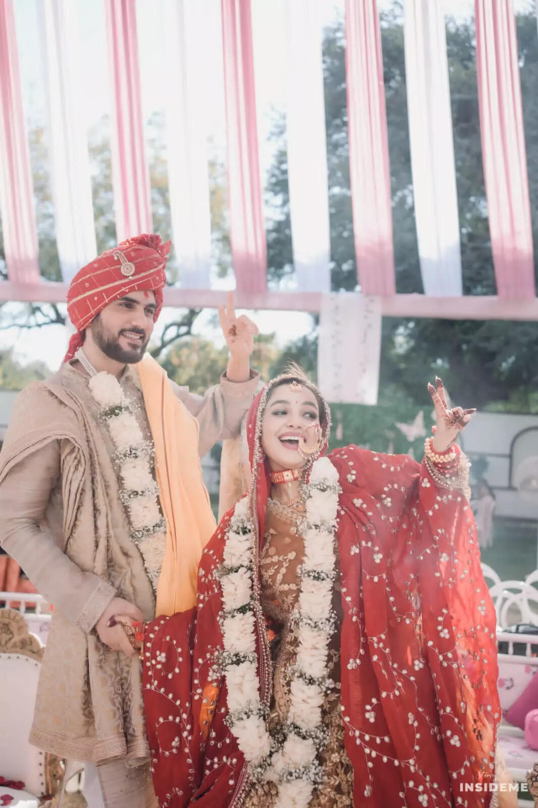 SRK's Chak De India co-star Chitrashi Rawat's FIRST pics from wedding ...