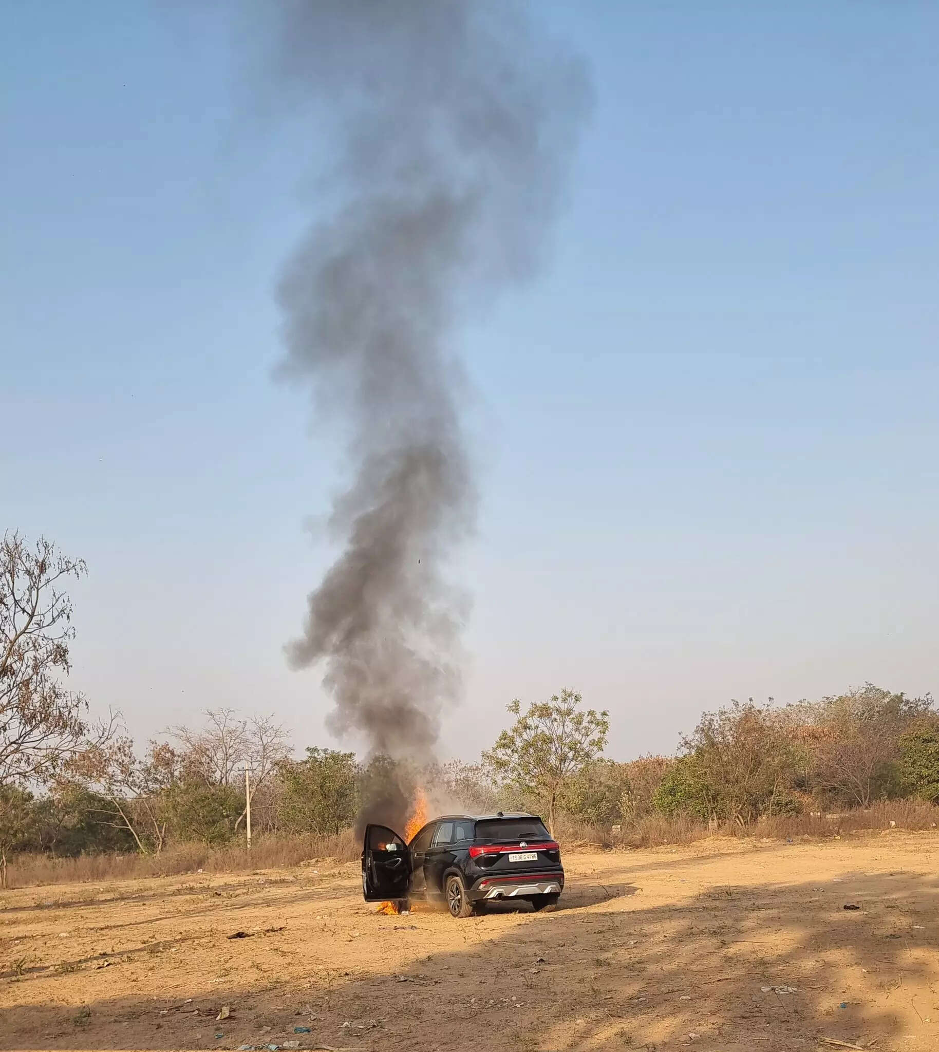 "Made it out alive": MG Hector SUV catches fire, user takes to Twitter ...