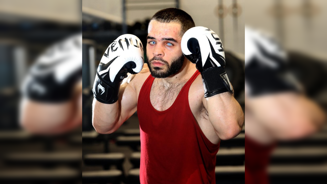 Bizarre: Blind amateur boxer prepares for debut fight against fully ...