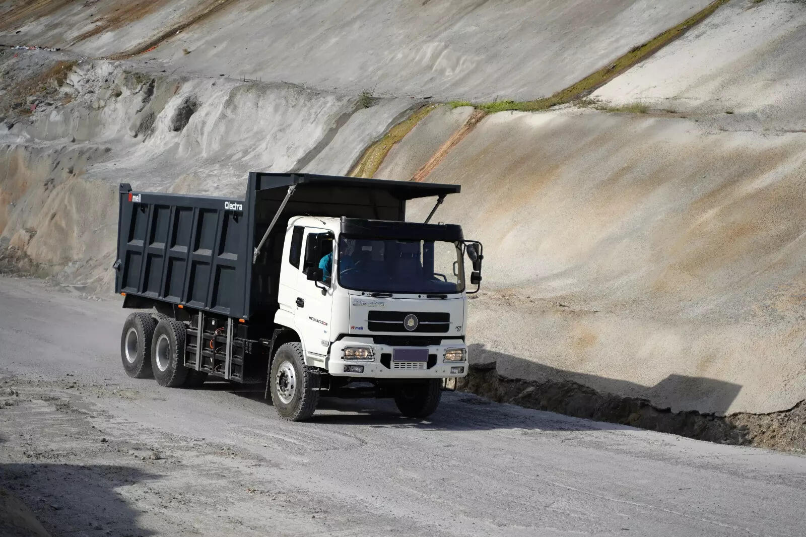 India’s first 6x4 heavy-duty electric tipper gets homologated, first ...