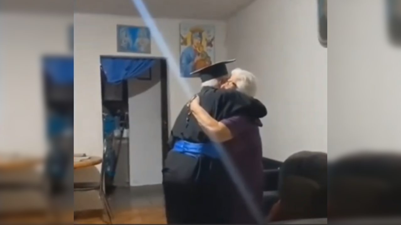 'Mom, I graduated': 78-year-old man meets his 98-year-old mother after earning a college degree ...