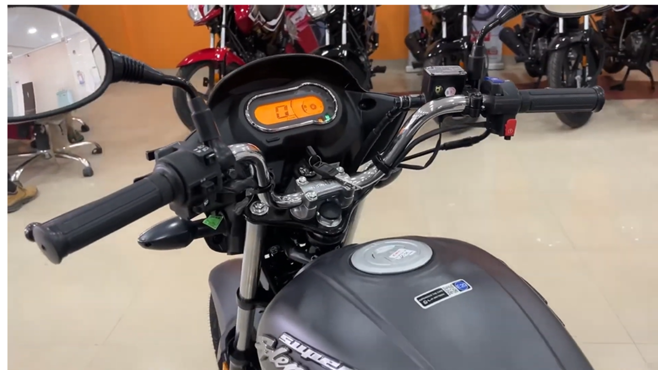 New and updated Hero Super Splendor spotted in showroom ahead of ...