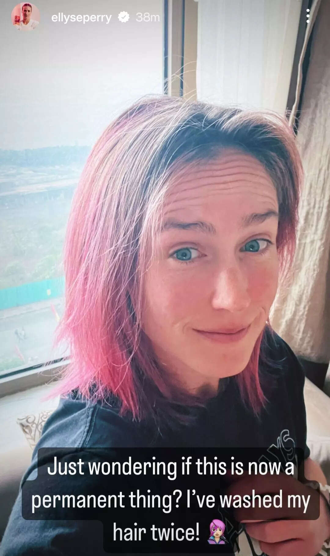 RCB star Ellyse Perry asks fans if Holi colour is permanent, shares pic ...