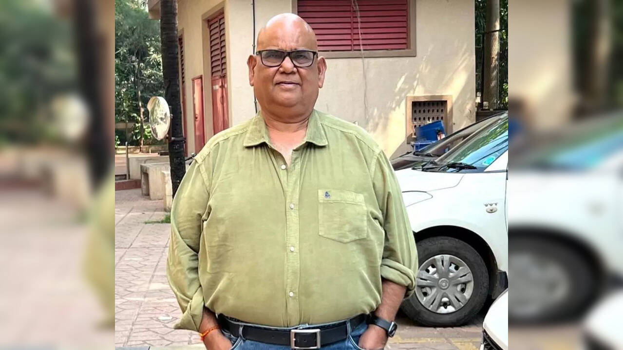 Satish Kaushik death: Actor suffers heart attack while travelling, dies ...