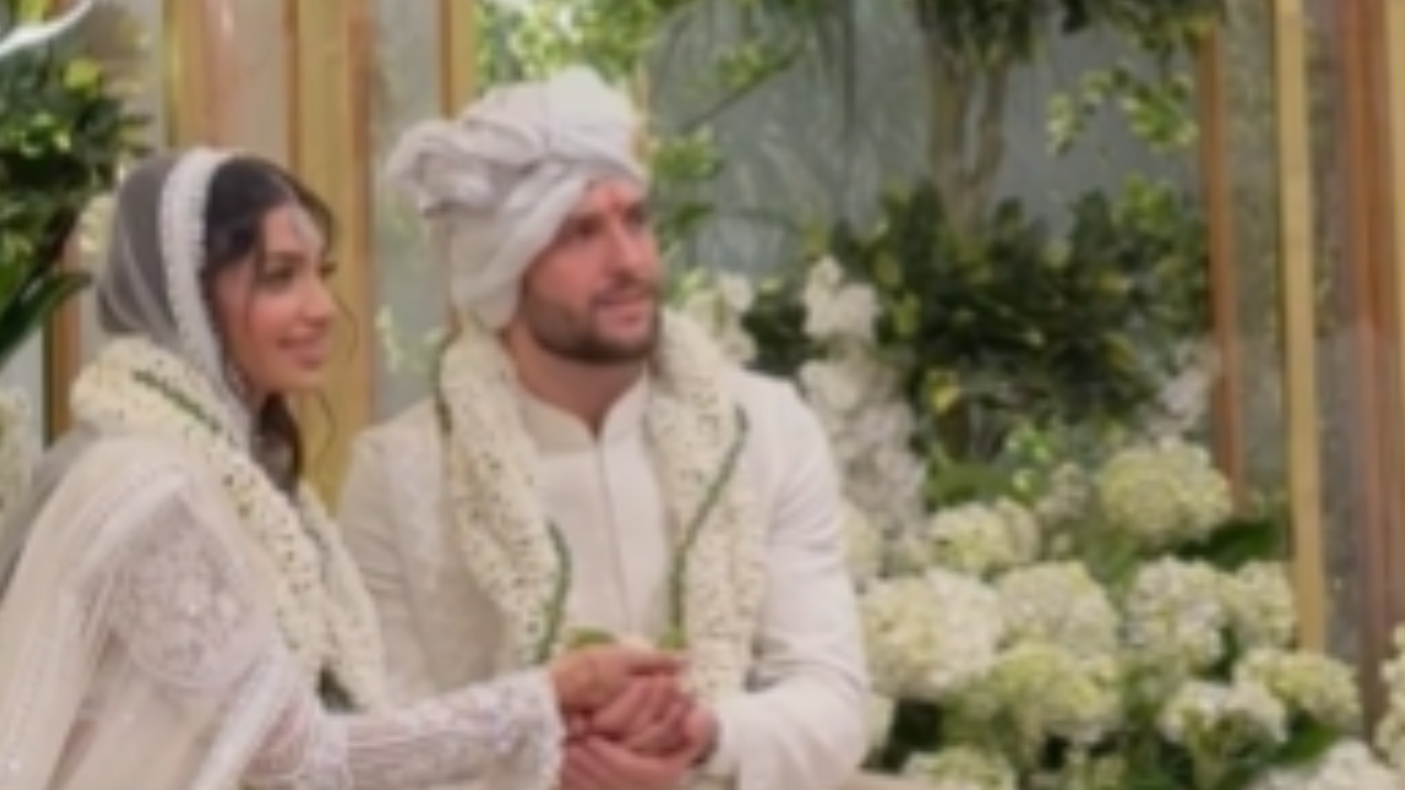 Alanna Panday and Ivor McCray are married. Newlyweds look stunning in ...