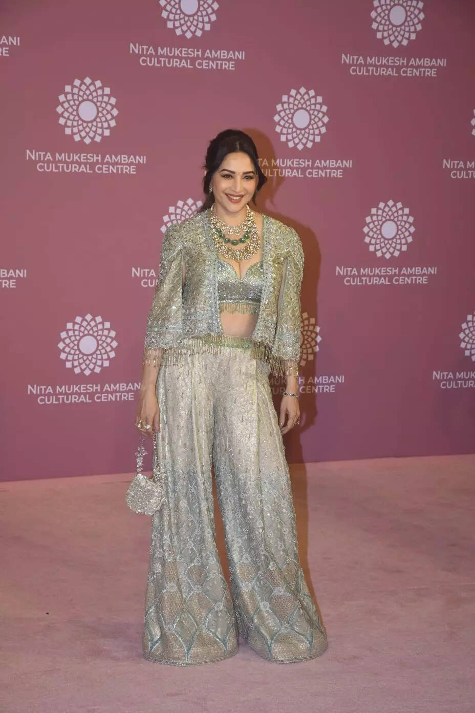 NMACC Gala Day 2: Kareena-Saif, Alia Bhatt, Priyanka Chopra And More ...