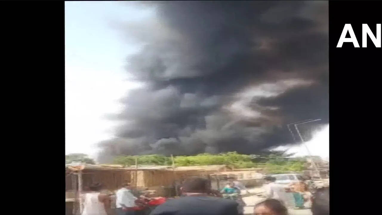 Major Fire Breaks Out In Patna's Slum Area - WATCH VIDEO | India News ...