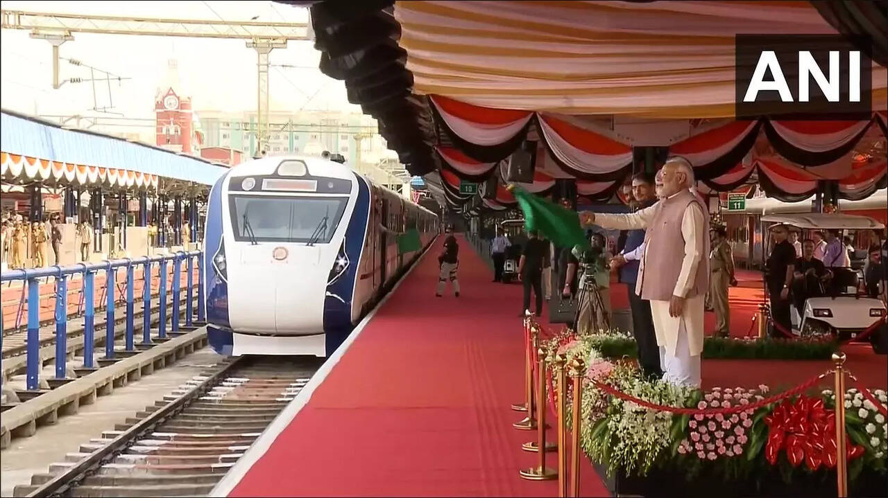 PM Modi Inaugurates Chennai-Coimbatore Vande Bharat Express ...