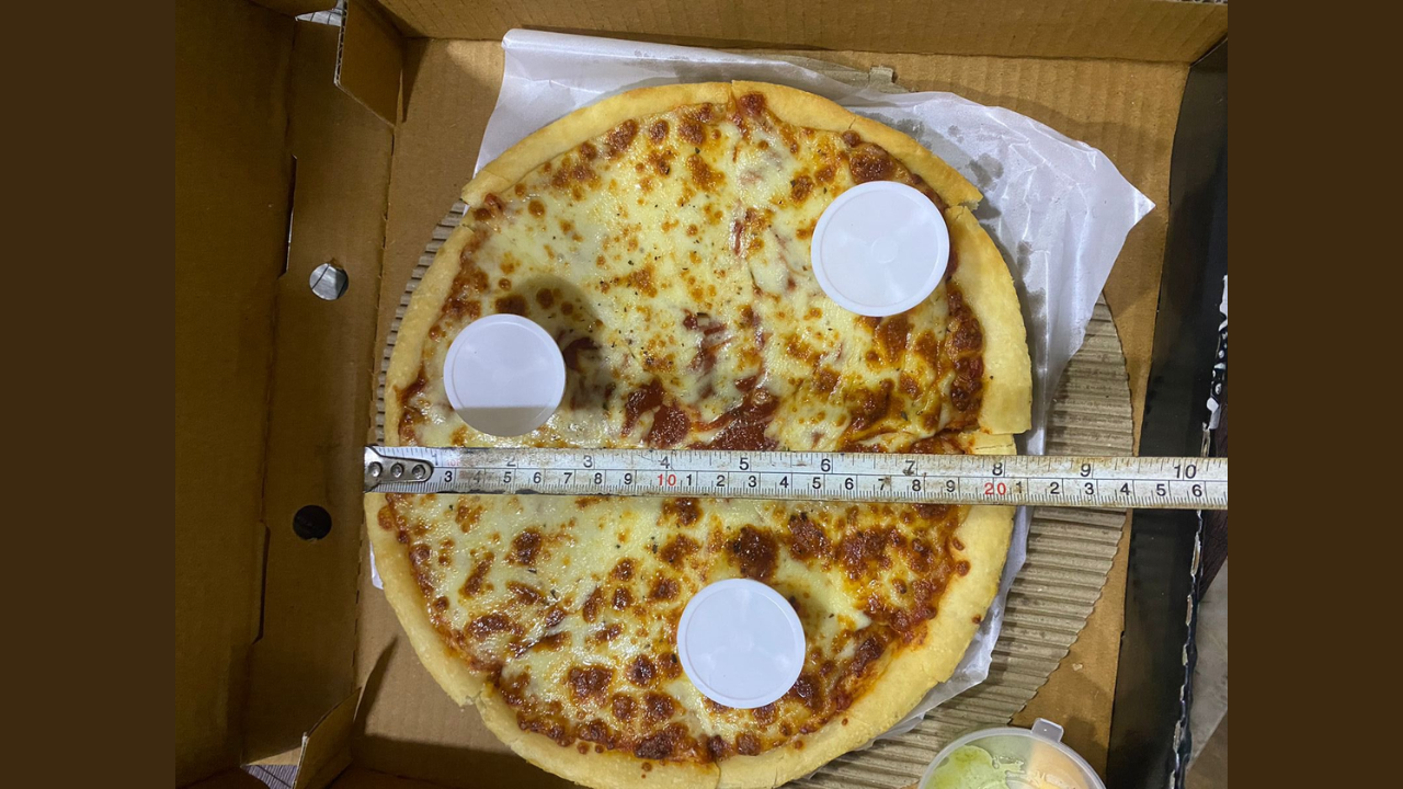 Woman Gets 8-Inch Pizza Instead of 10-Inch; Netizens Joke 'Raste Me ...