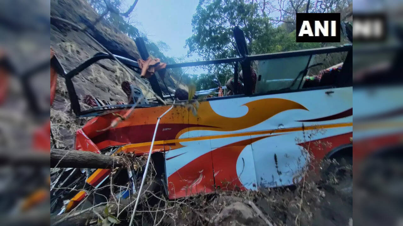 Maharashtra Bus Accident: At least 12 People Dead as Bus Going From ...