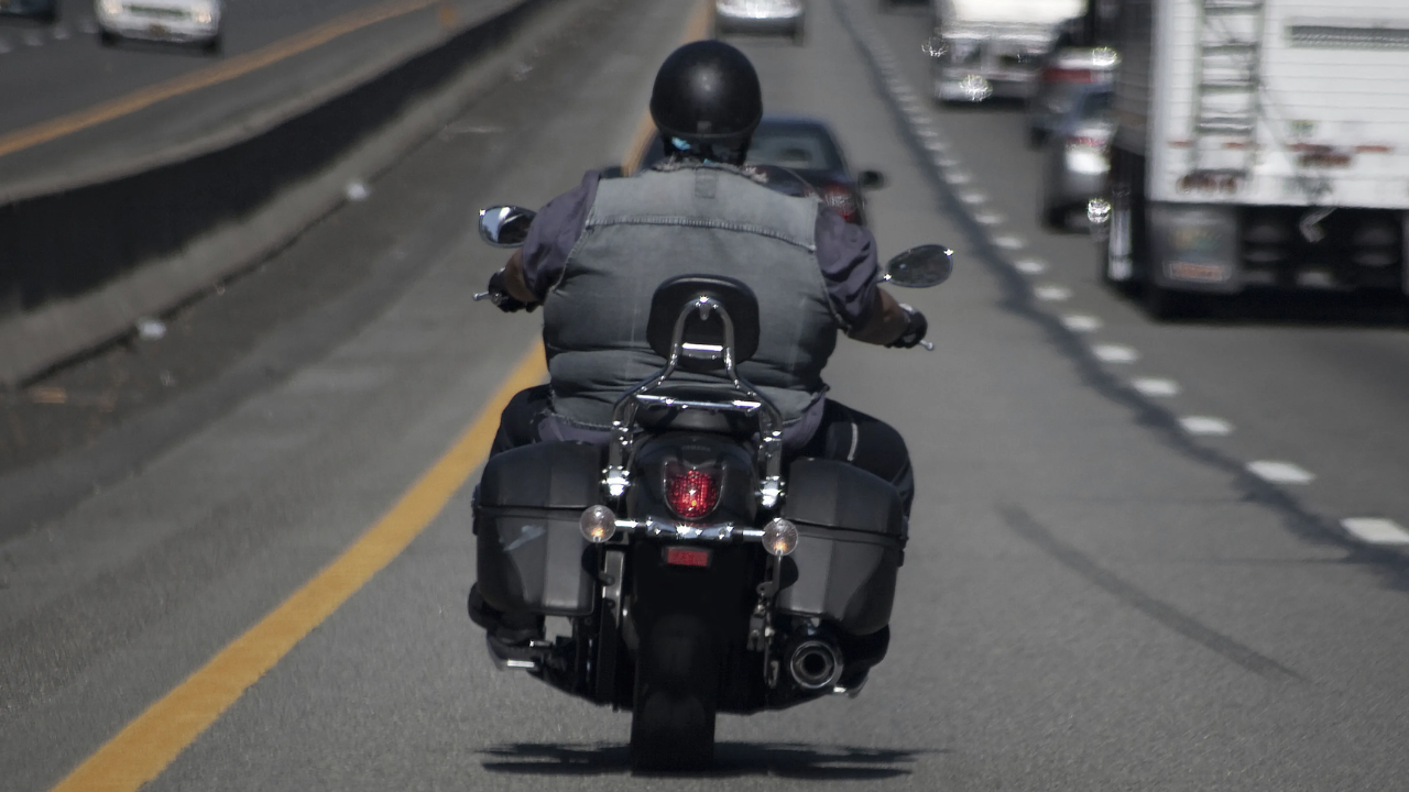 5 Essential Gears That Help Riding Motorcycle during Summers A Cool ...